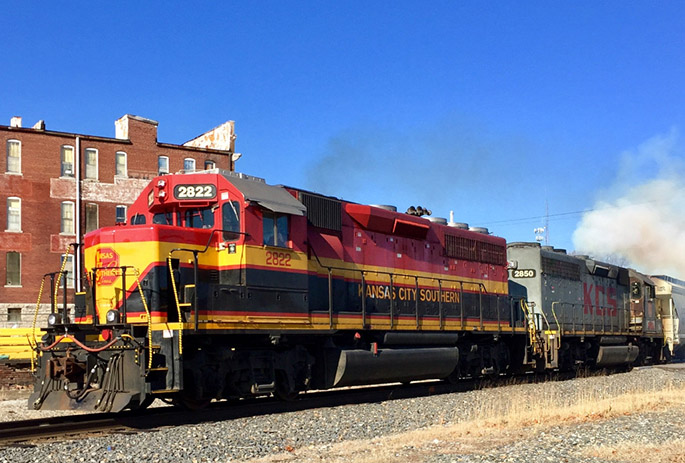 WP GP40 3514 as KCS 2822 BB LF
