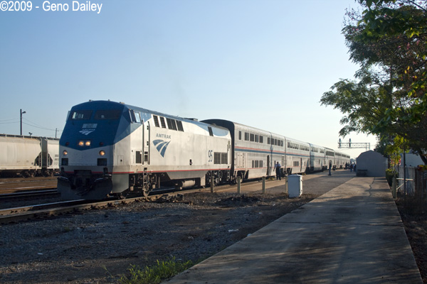 The Texas Eagle at its station stop at Longview, TX.
