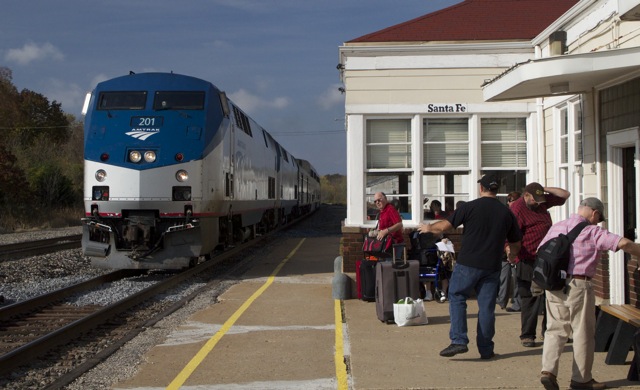 A typical morning arrival of the AmtrakSouthwest Chief at the La Plata, Missouri, Amtrak Station