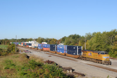 The first train was Union Pacific 7405 West, a stack train with DPU 7754 on the rear.
