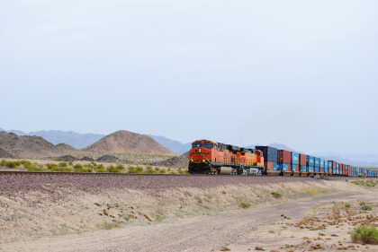 BNSF 7837 West near Bagdad.