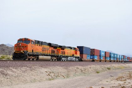 BNSF 7837 West near Bagdad.
