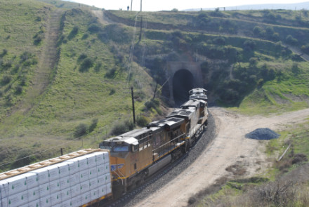 BNSF 4437 West at Tunnel 2 heading down the grade. Finally, Union Pacific 5372 East started up ...