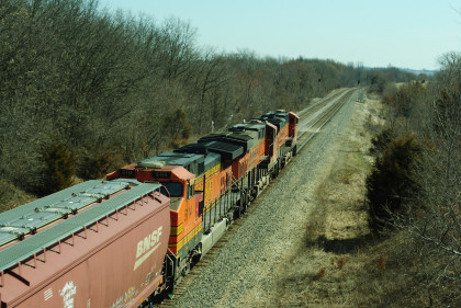 BNSF 7533 East. Our next stop was at the old bridge west of Wyaconda.