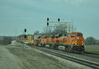 BNSF 7133 East at West Medill. We then drove out to County Road MP 285.45 west of Revere.