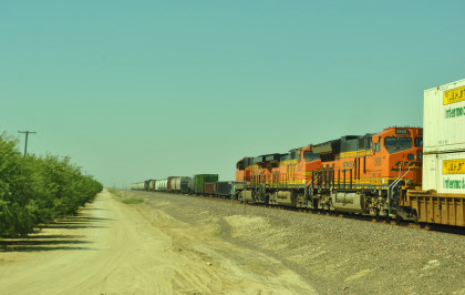BNSF 6680 East met BNSF 7960 West at Sandrini. We headed south through Wasco and Shafter before ...