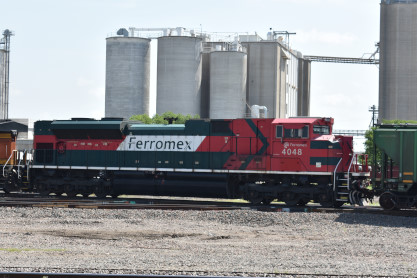 BNSF 6539 with Ferromex SD70ACe 4048 heading into grain siding.