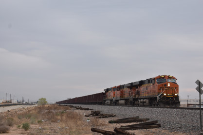 BNSF 7387 West near Daggett.