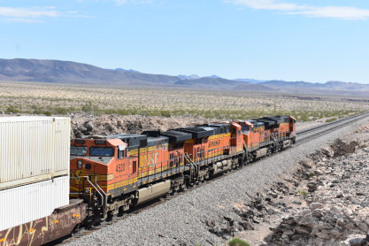 BNSF 3982 East.