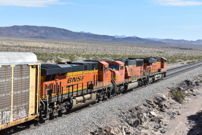 BNSF 7407 East.
