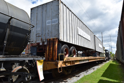 Trailer Train flat car 470534 built by Bethlehem Steel in 1956.