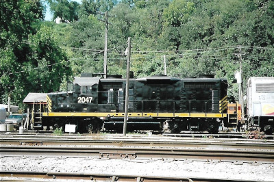 PREX GP20 2047 (nee ATSF 1166).