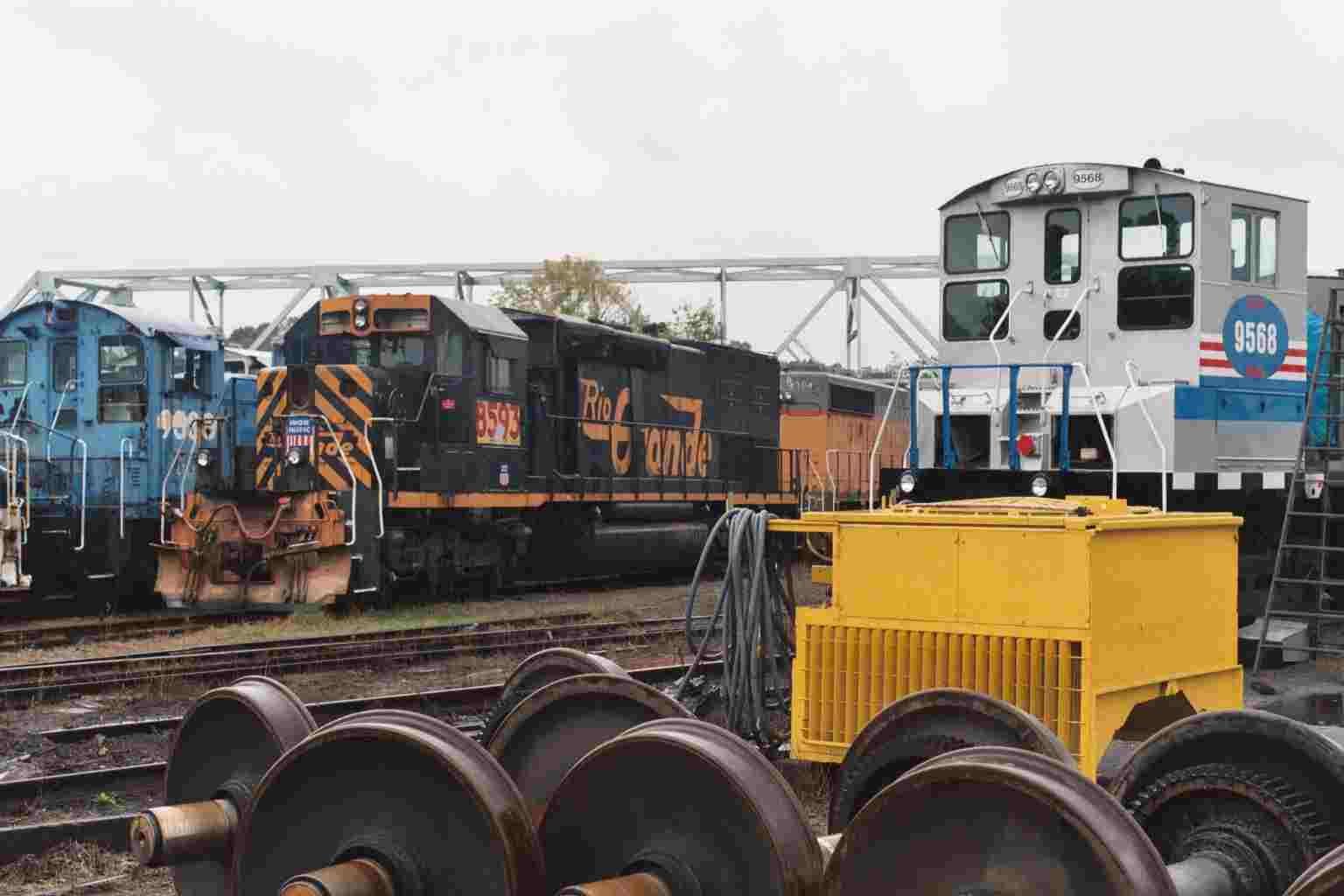 ex-UP 8593 (nee-DRGW SD40T-2) September 19, 2003