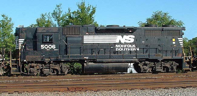 GP38-2 5000-5393
