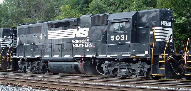 GP38-2 5000-5393