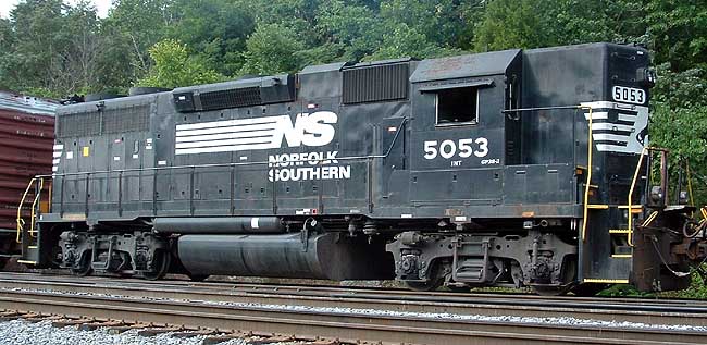 GP38-2 5000-5393