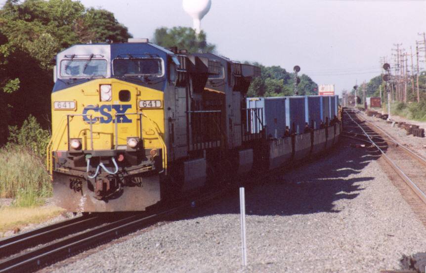 CSX CW44-6 641 leads a train past Union Stationon the Lehigh Line line.