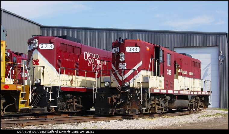Side-by-side view of 378 and 383 showing difference in paint scheme on nose and rear of units.