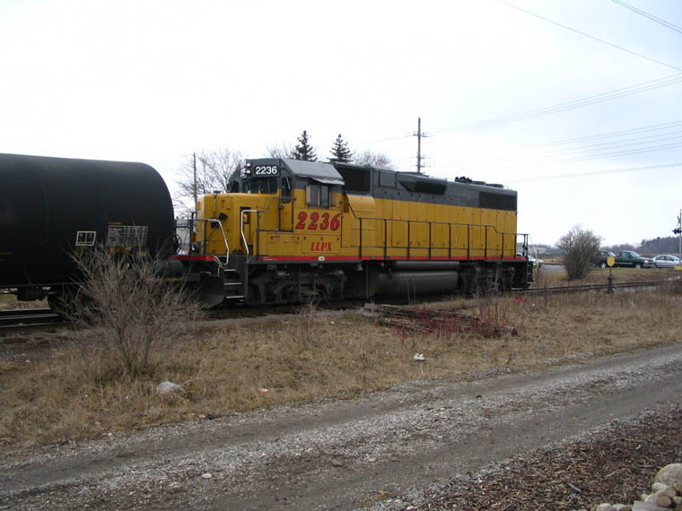 LLPX 2236 GP38-2 EMD 75609-13 2/1976 nee LIRR 262 leased GEXR unit.