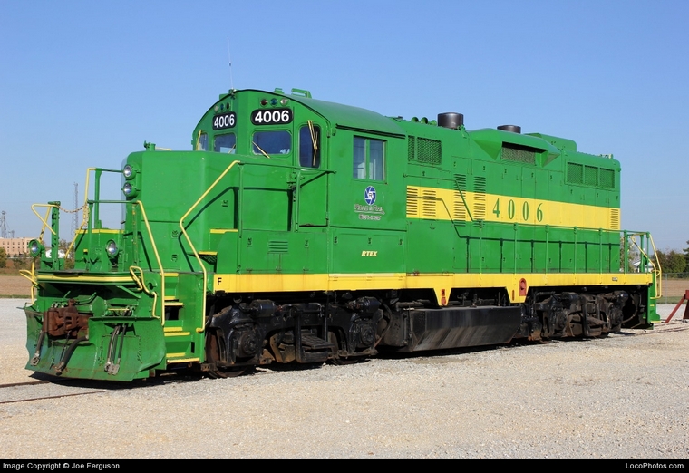 Road and Rail Services leased RTEX 4006 ex MVPX 4006, ANY 4006, nee CN 4120. Greensburg, IN 9/29 ...