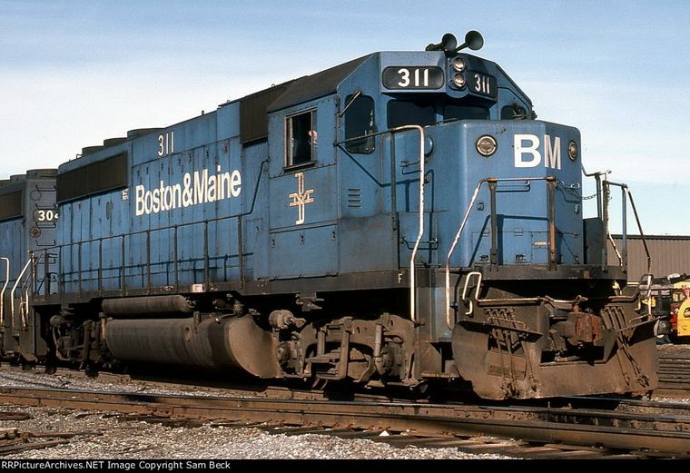 2200 acq. 2005 (ex HATX 515, ex GTI 311 nee B&M 311 ) GP40-2 EMD 776025-12 12/1977