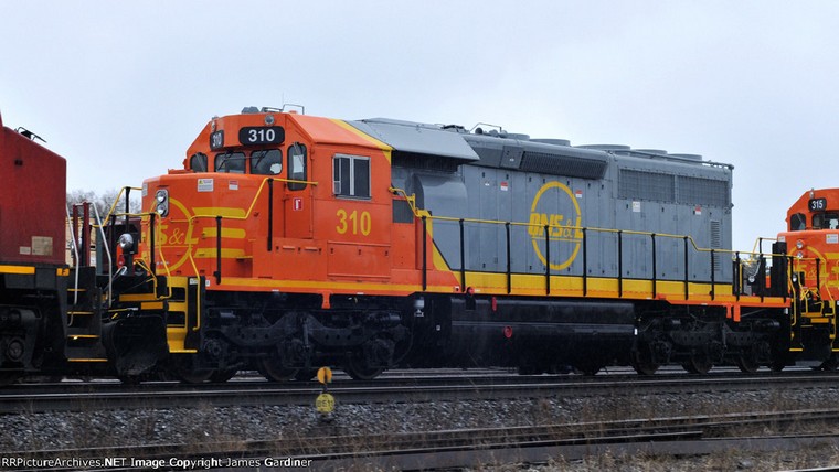 Last two upgraded SD40-3's 310 and 315 (below) homeward bound in CN 393 Brantford 4/20/2019
