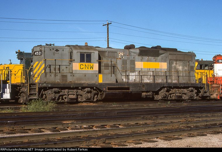 CNW 4521 ex PNC/BQ 142 nee QNSL 142 GP9 GMD A731 5/1955