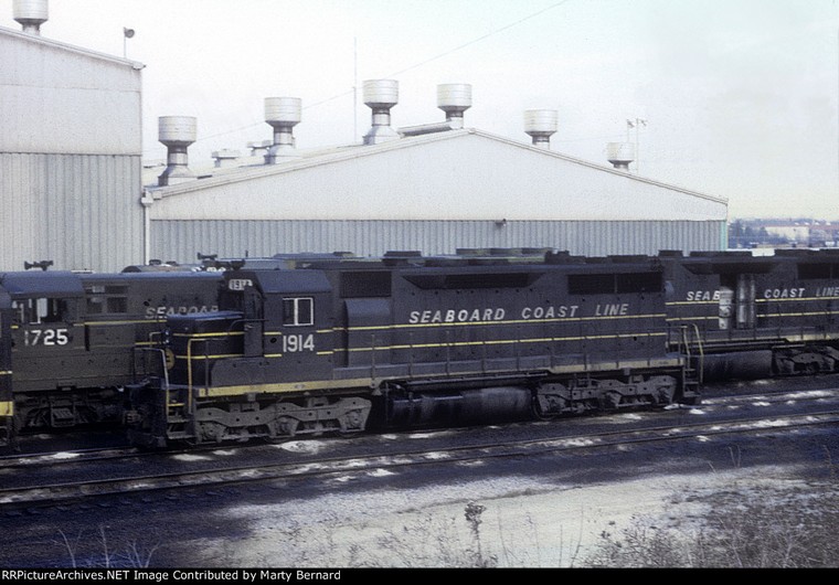 385 acq. 1/2018 transfer from MRL 703 . Ex NRE 591, ex CSXT 4591, SBD 4591, SCL 1914 , nee ACL ...