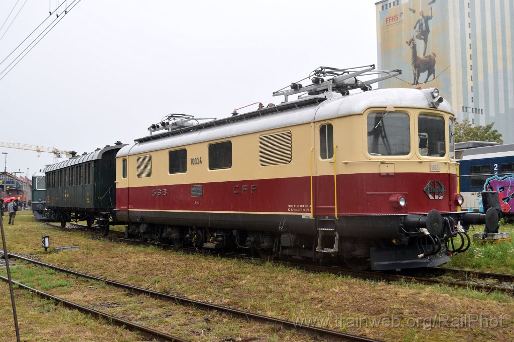 8735-0045-260823.jpg - SBB-CFF Re 4/4' 10034 + Eurovapor C 5820 "Thurgauer Stube" / Olten 26.8.2023