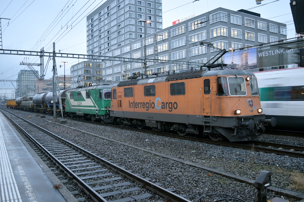 3797-0002-161215.jpg - Re 4/4" 11320 "InterRegio Cargo" + MBC Re 420.506-8 / Zürich-Altstetten ...